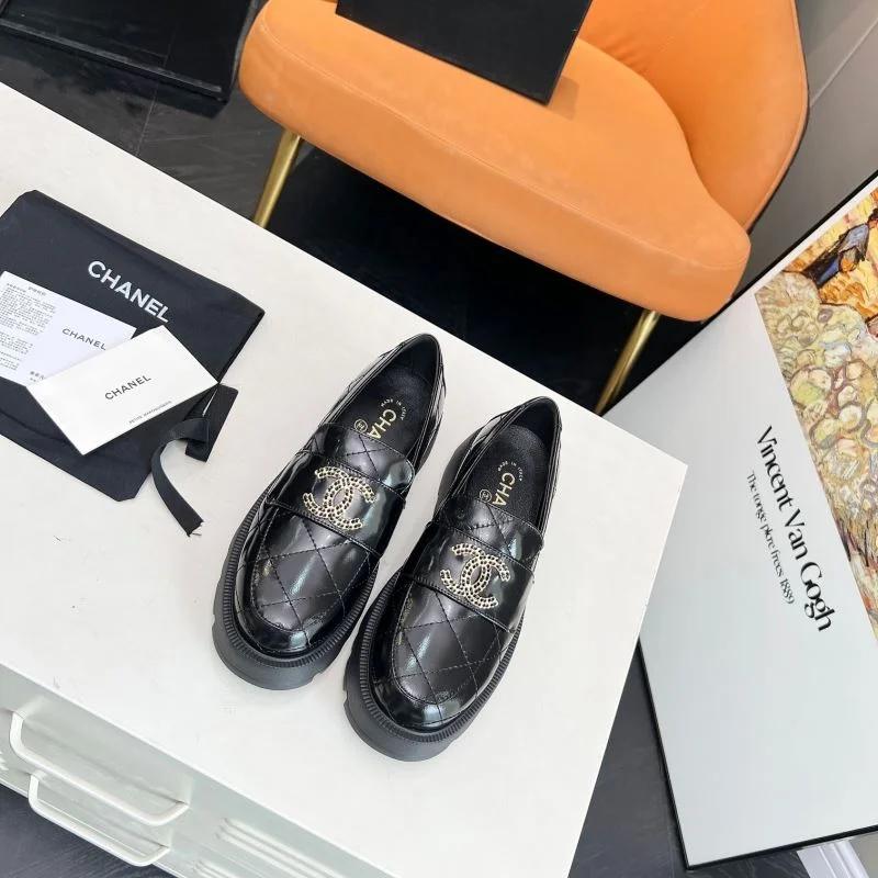 Bargain Chanel Low Shoes