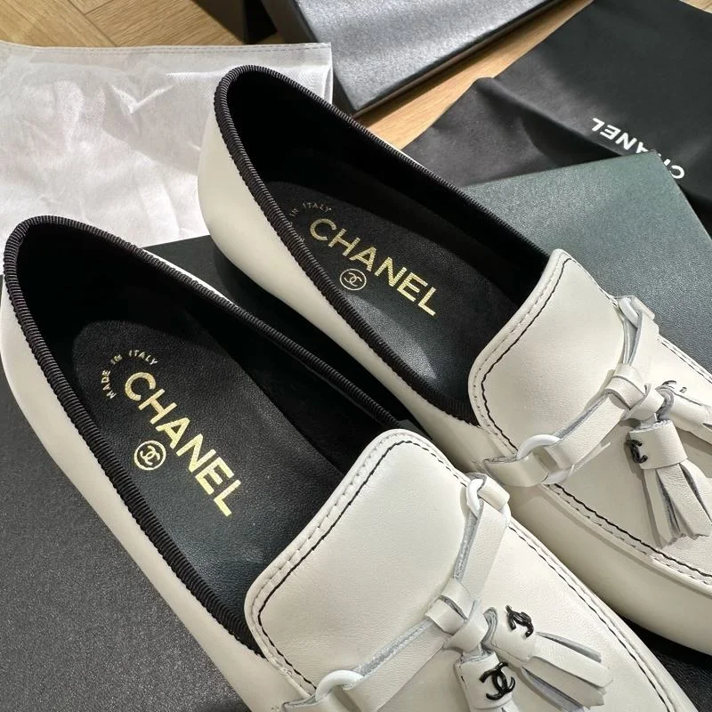 Accurate model Chanel Low Shoes