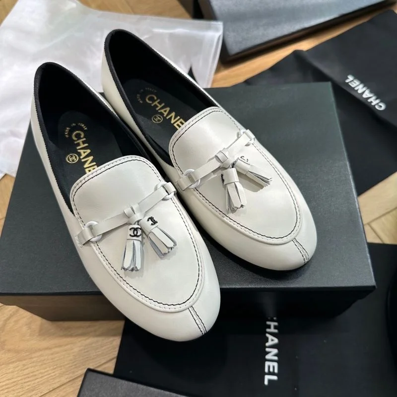 Accurate model Chanel Low Shoes