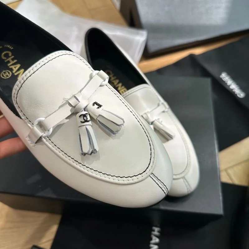 Accurate model Chanel Low Shoes