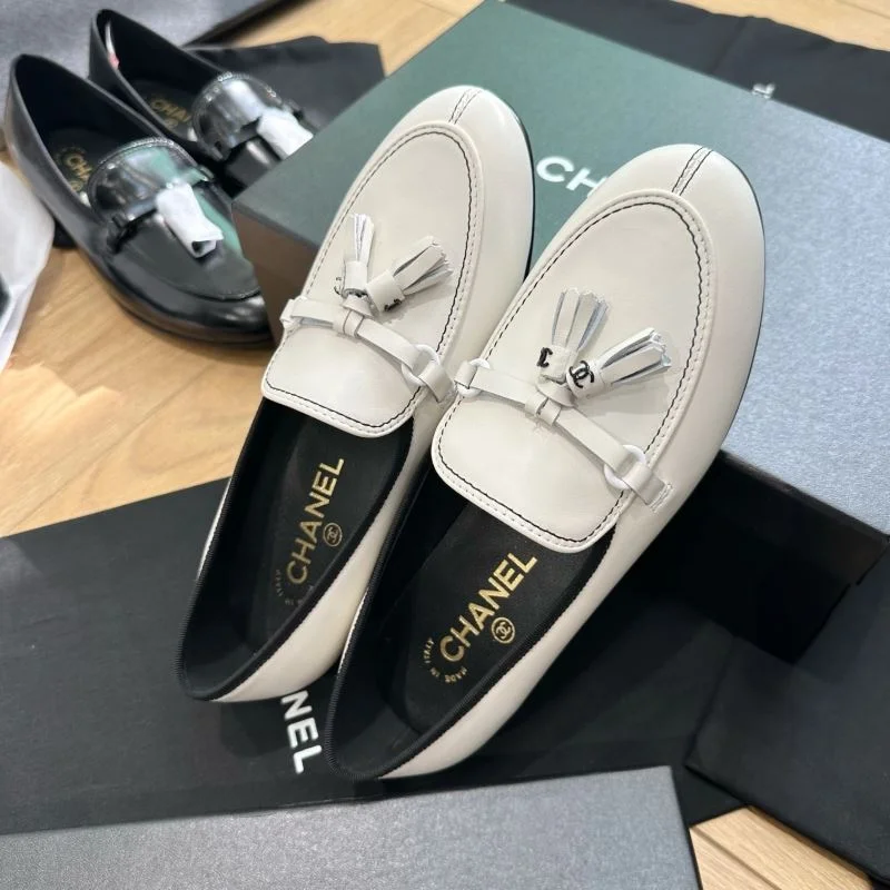 Accurate model Chanel Low Shoes