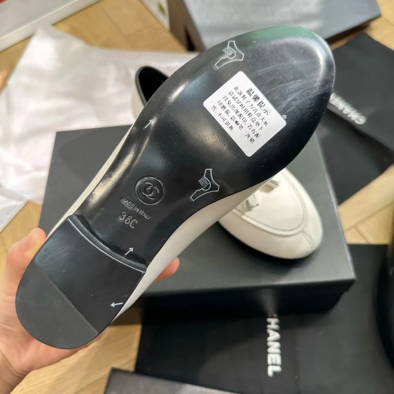 Accurate model Chanel Low Shoes