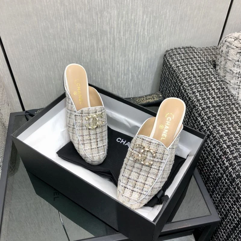 Top mirror Chanel Low Shoes