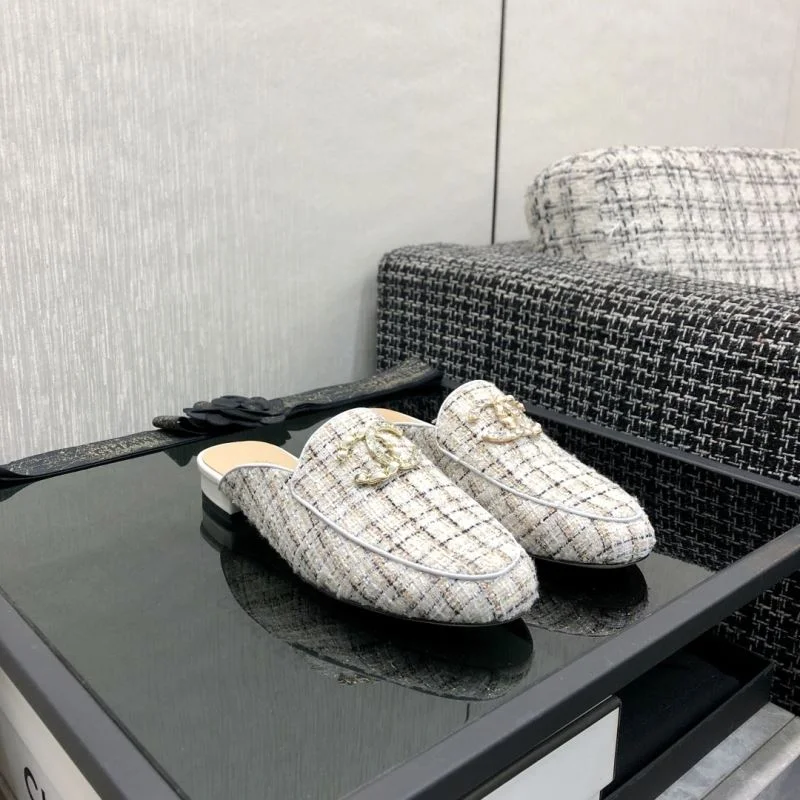 Top mirror Chanel Low Shoes