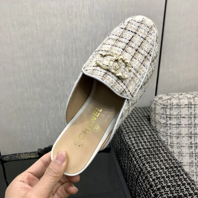 Top mirror Chanel Low Shoes