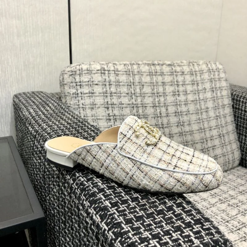 Top mirror Chanel Low Shoes