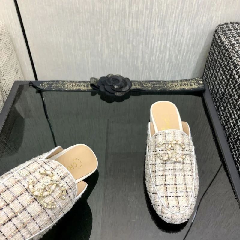 Top mirror Chanel Low Shoes