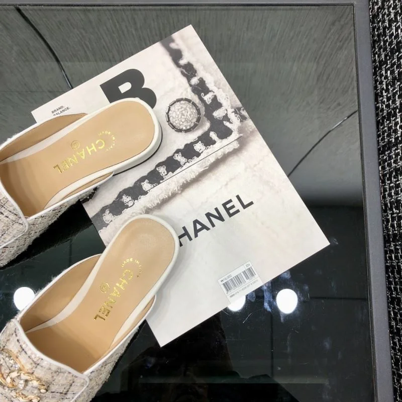 Top mirror Chanel Low Shoes