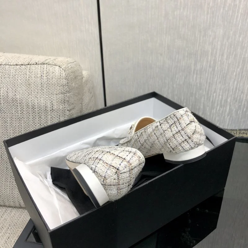 Top mirror Chanel Low Shoes