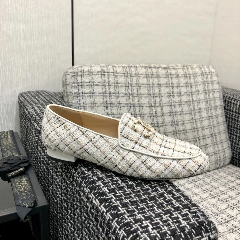 Top mirror Chanel Low Shoes