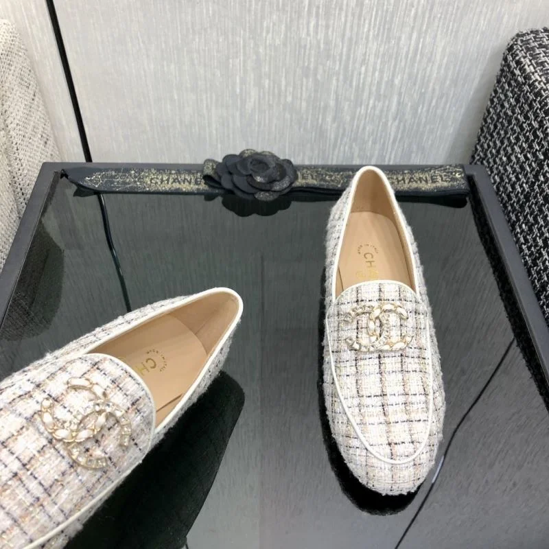 Top mirror Chanel Low Shoes