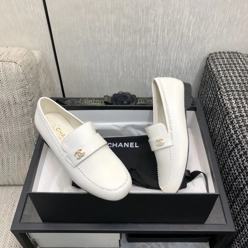 Bargain Chanel Low Shoes