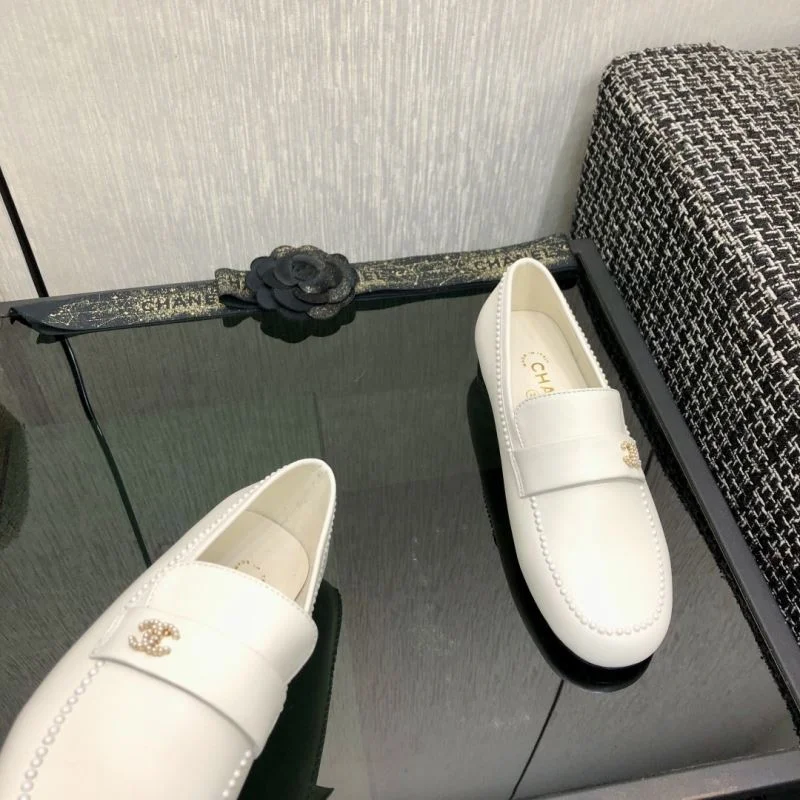 Bargain Chanel Low Shoes