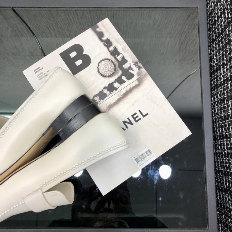 Bargain Chanel Low Shoes