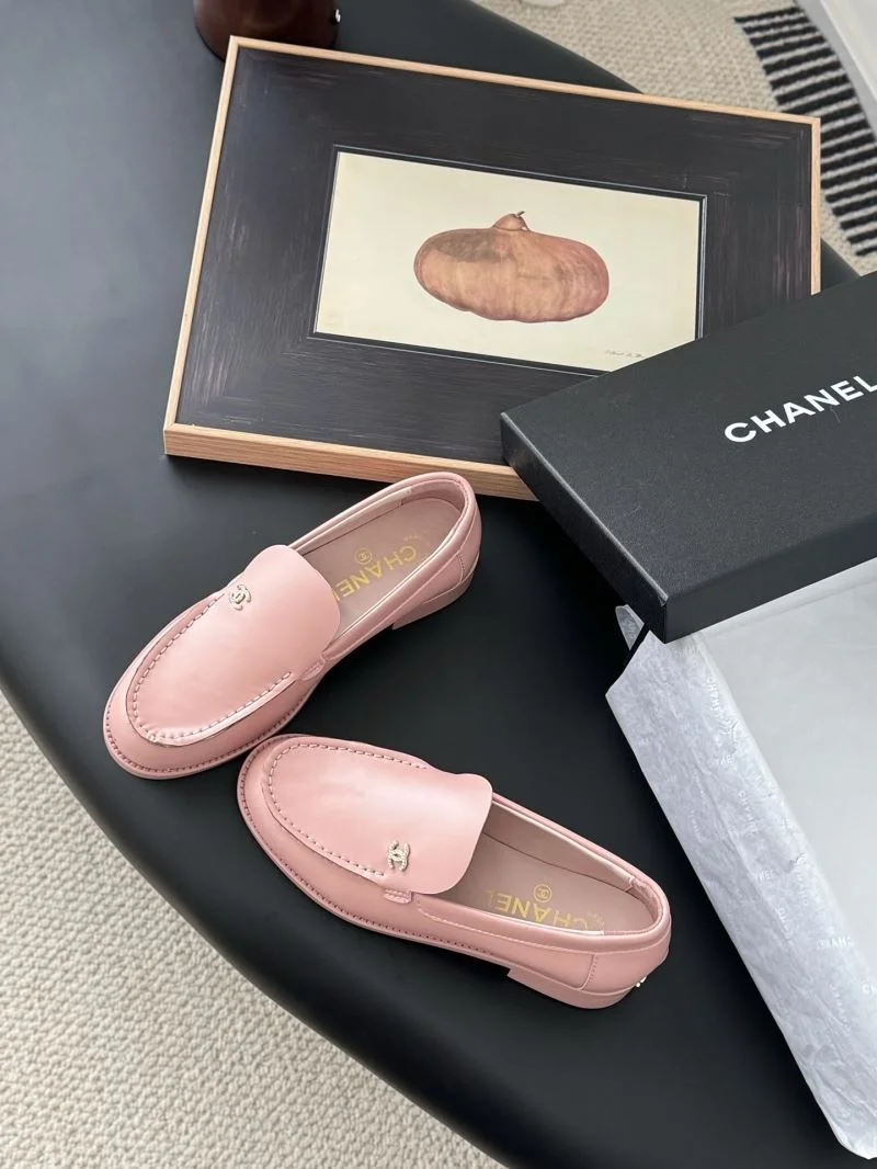 Bargain Chanel Low Shoes