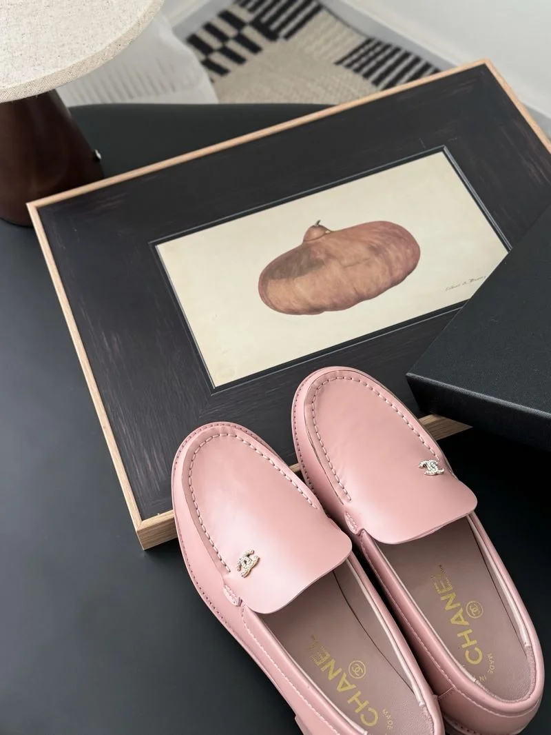 Bargain Chanel Low Shoes