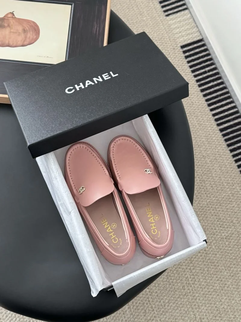 Bargain Chanel Low Shoes