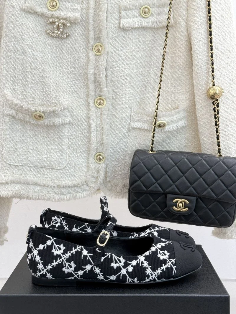 Chanel Low Shoes