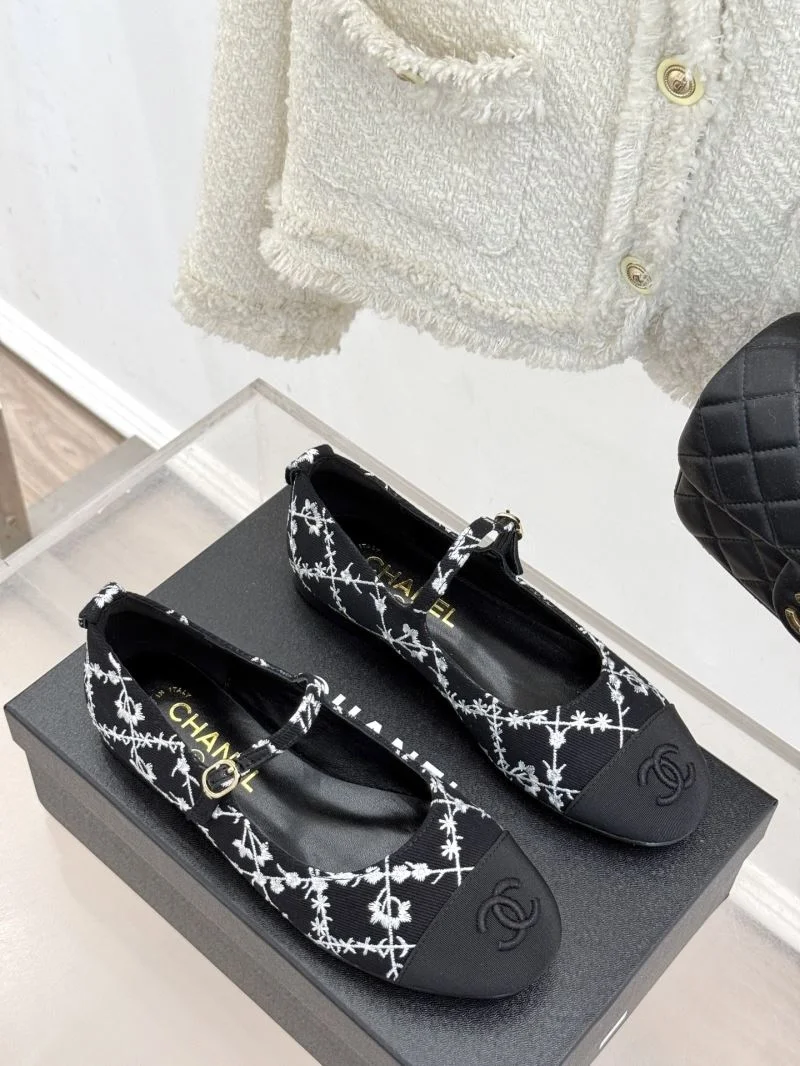 Discounted Chanel Low Shoes