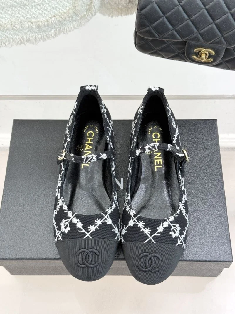 Discounted Chanel Low Shoes