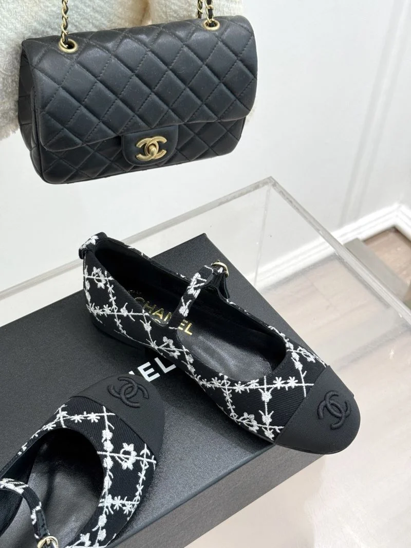 Discounted Chanel Low Shoes