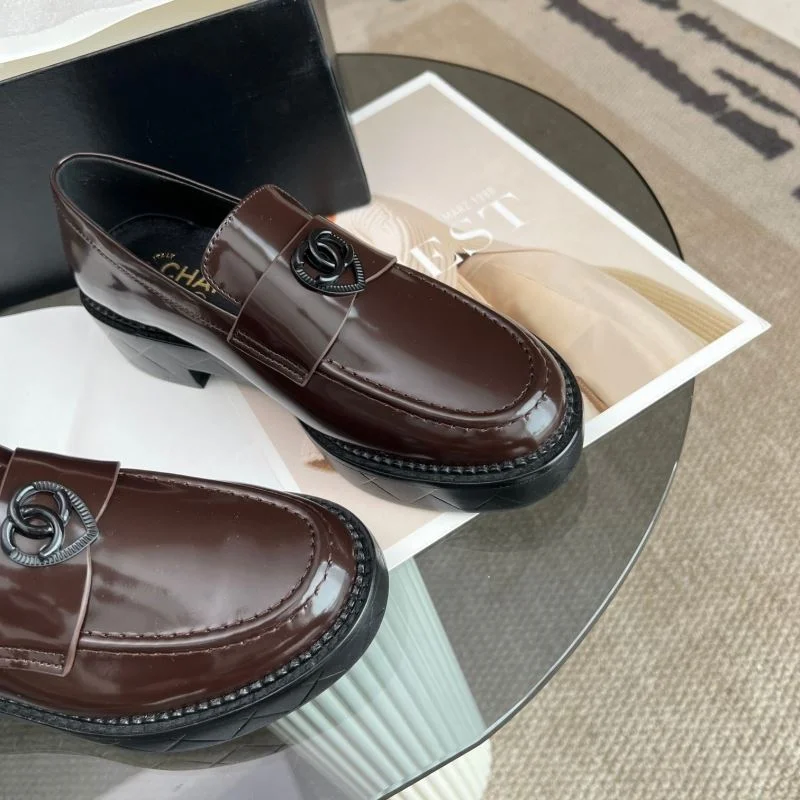 Bargain Chanel Low Shoes
