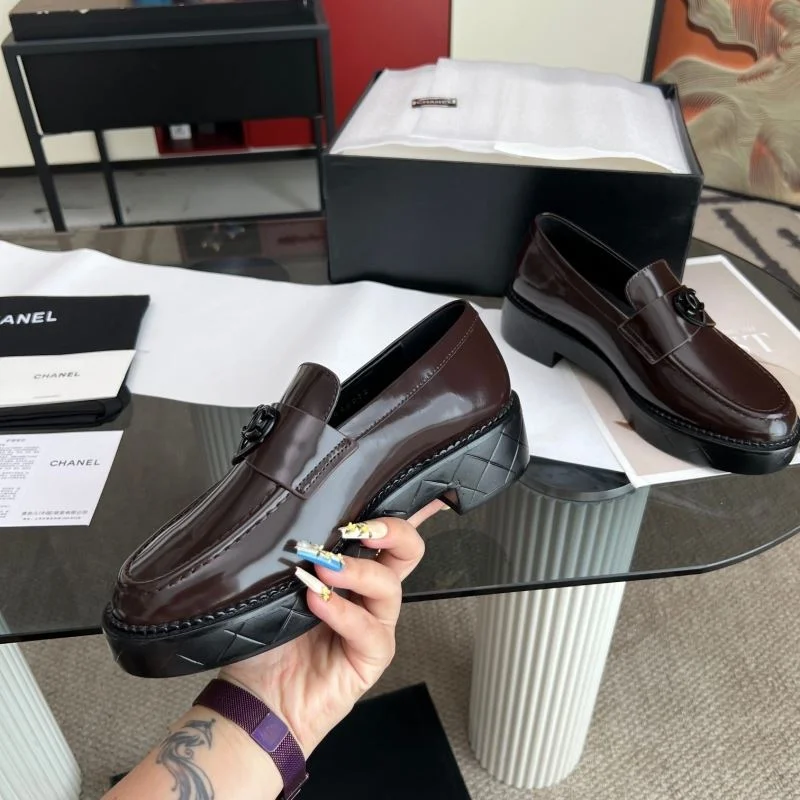 Bargain Chanel Low Shoes