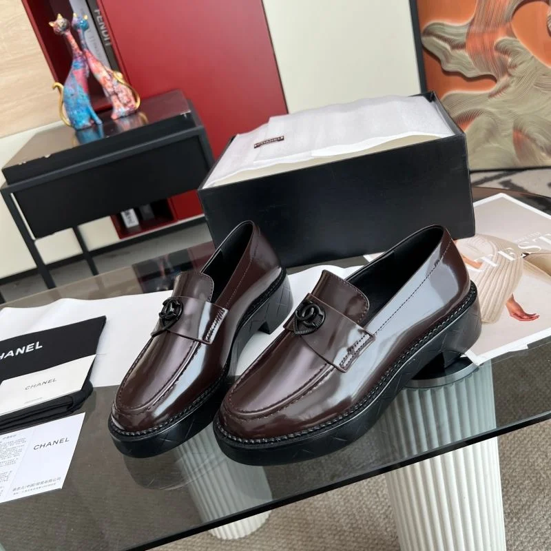 Bargain Chanel Low Shoes
