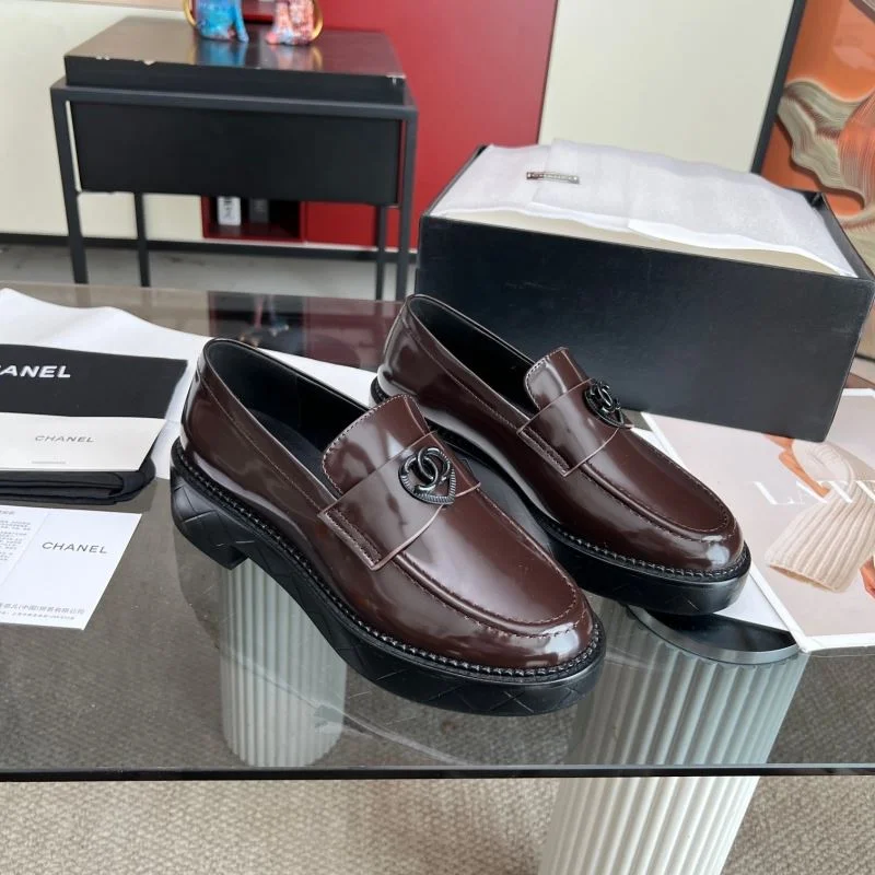 Bargain Chanel Low Shoes