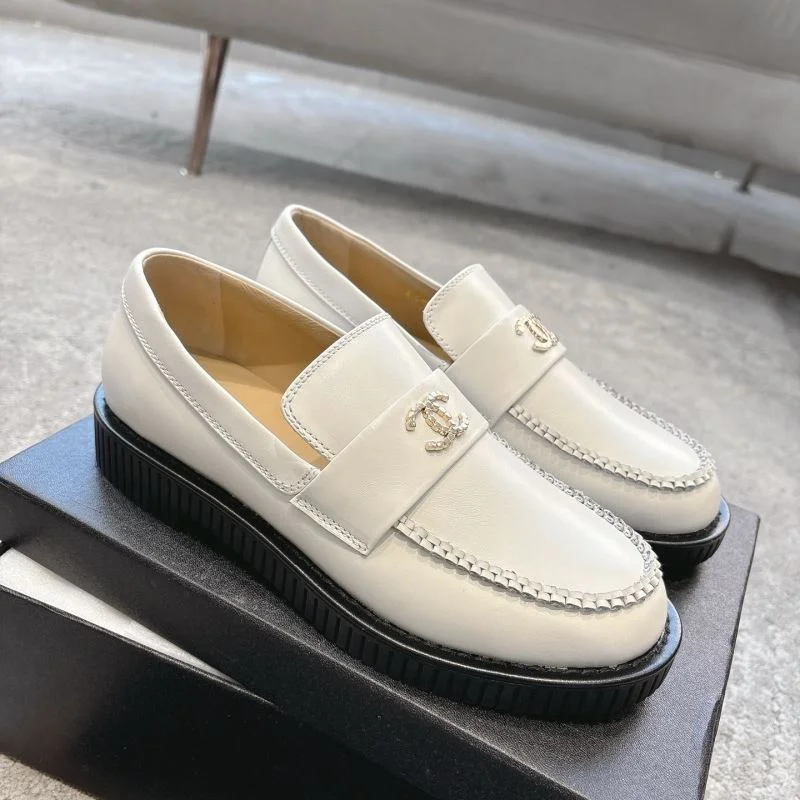 Top mirror Chanel Low Shoes