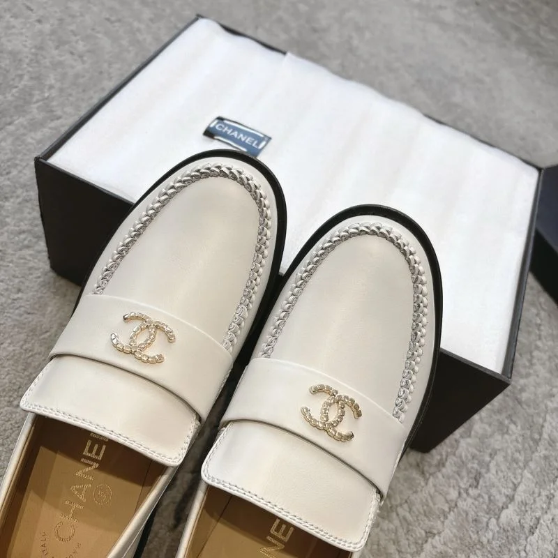 Top mirror Chanel Low Shoes