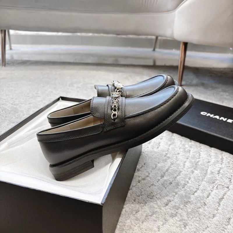 Brand-original Chanel Low Shoes