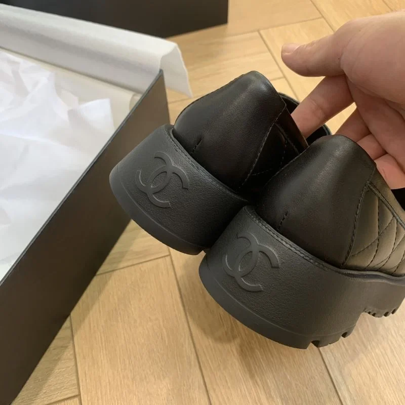 Accurate model Chanel Low Shoes