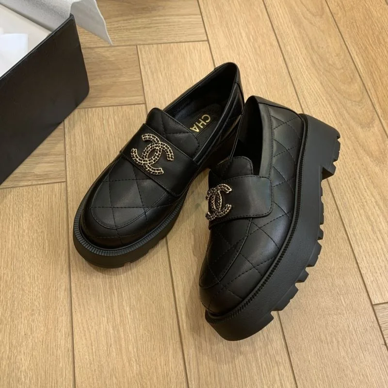 Accurate model Chanel Low Shoes