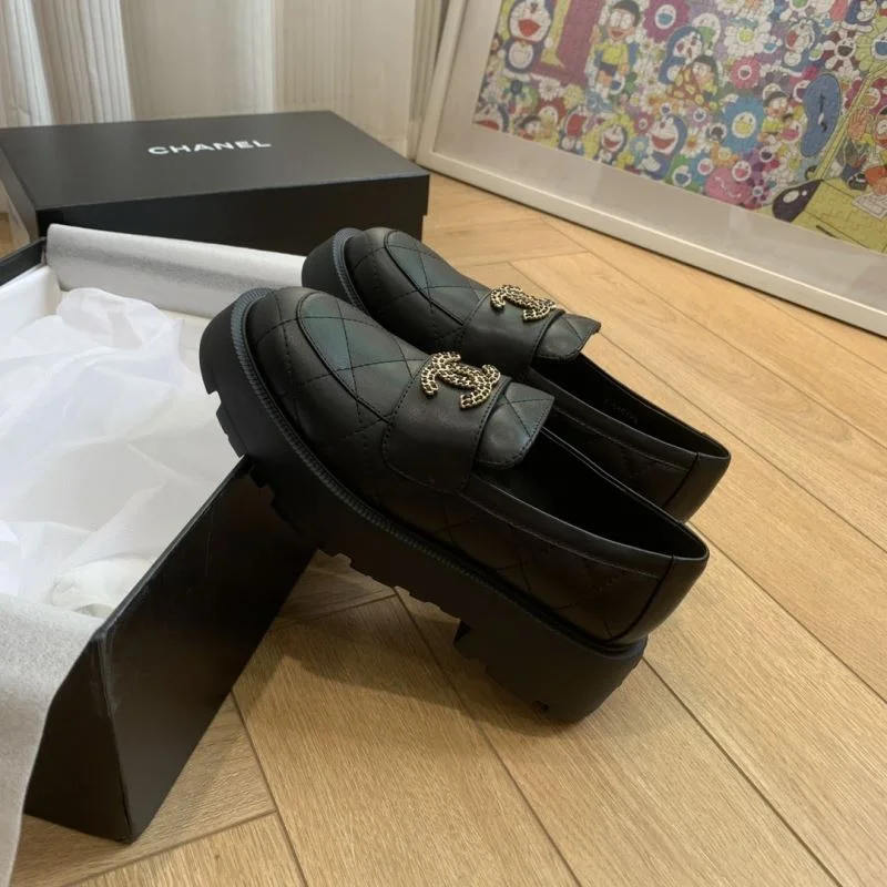 Accurate model Chanel Low Shoes