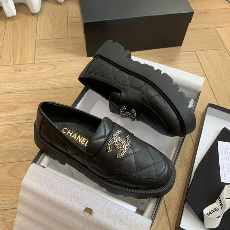 Accurate model Chanel Low Shoes
