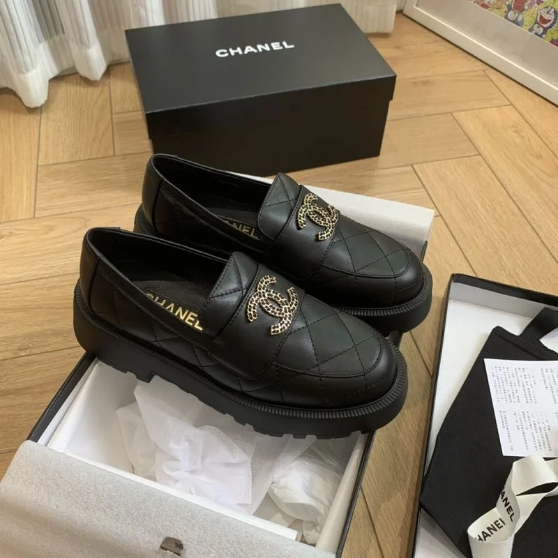 Accurate model Chanel Low Shoes
