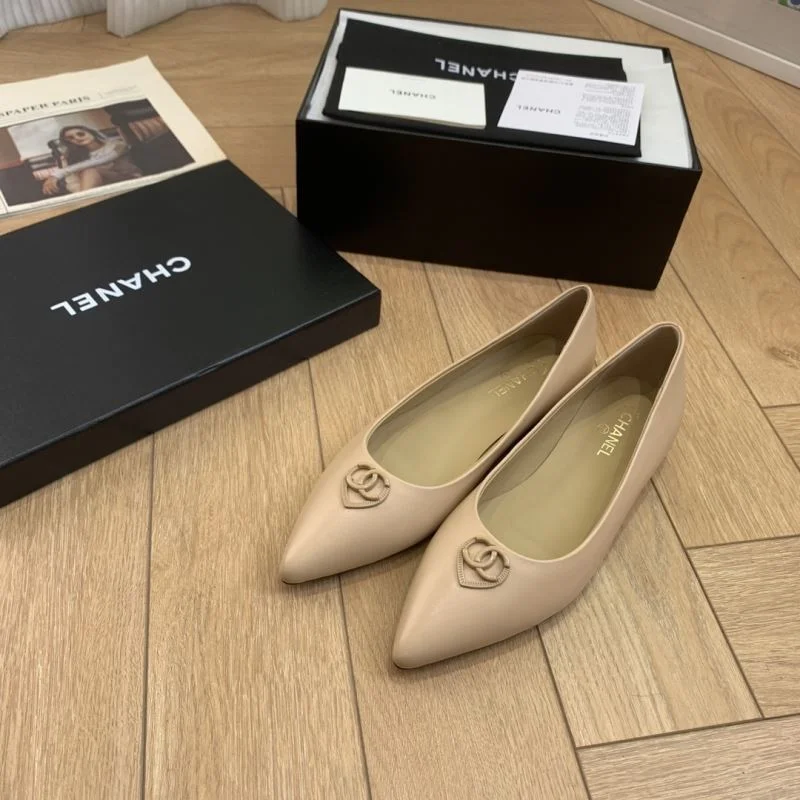 Accurate model Chanel Low Shoes