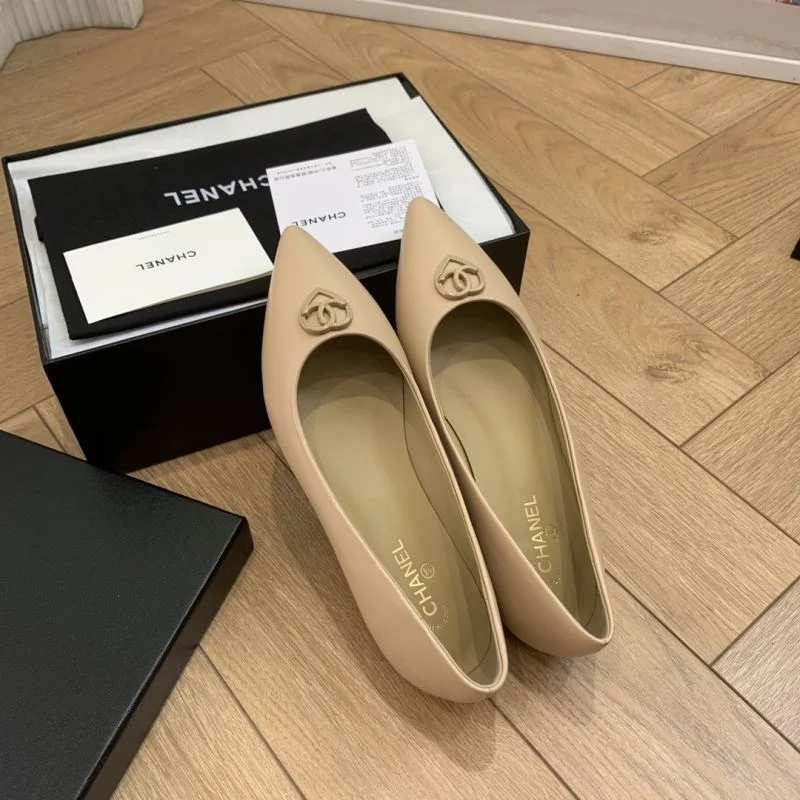 Accurate model Chanel Low Shoes