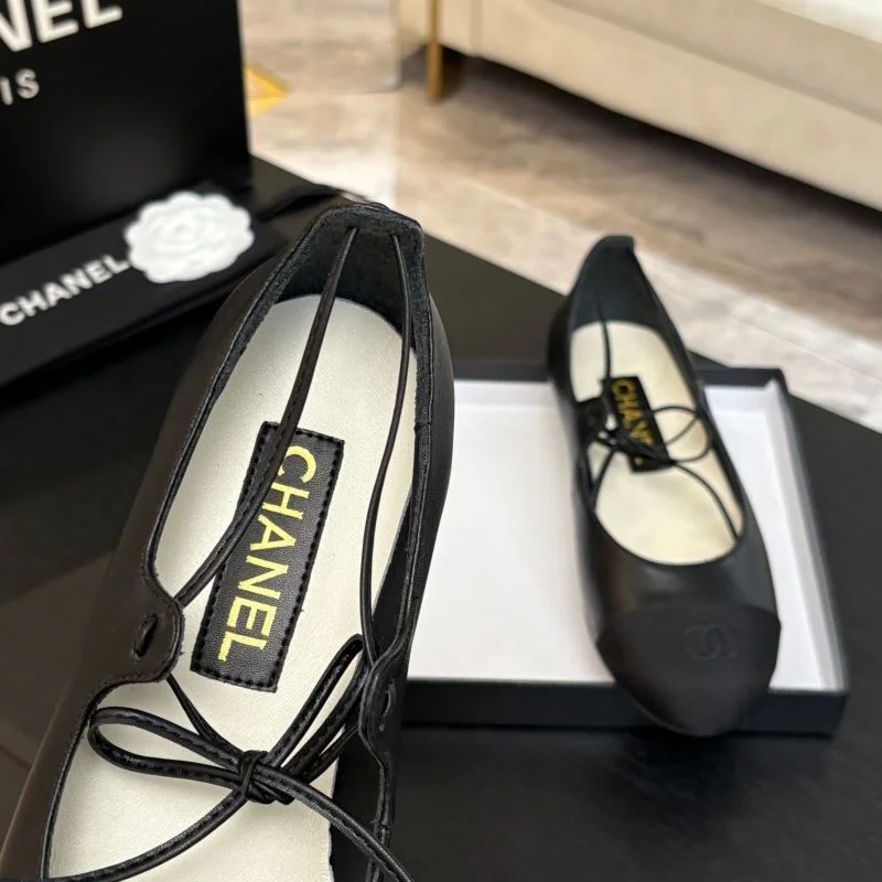 Brand-original Chanel Low Shoes