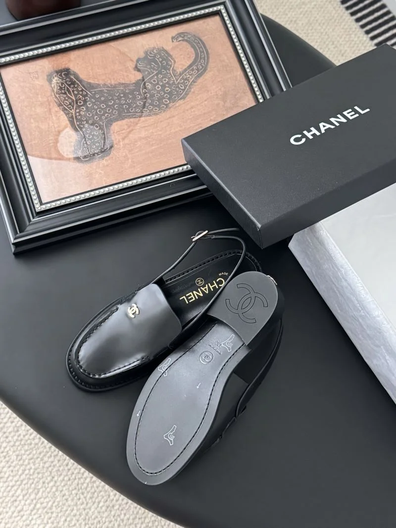 Bargain Chanel Low Shoes