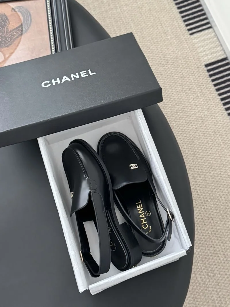 Bargain Chanel Low Shoes
