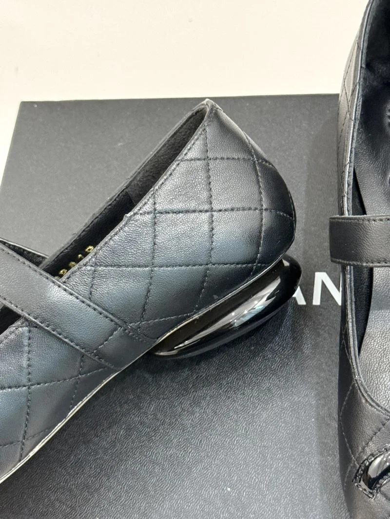Accurate model Chanel Low Shoes