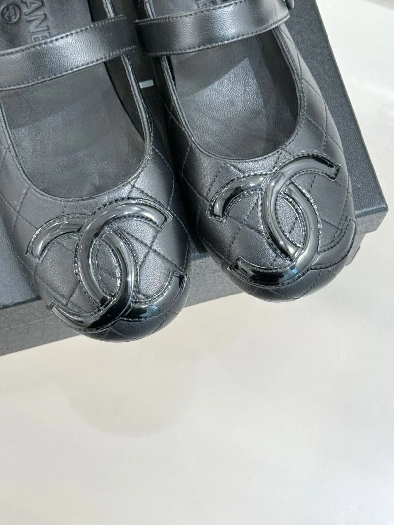 Accurate model Chanel Low Shoes
