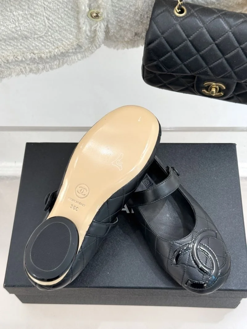 Accurate model Chanel Low Shoes