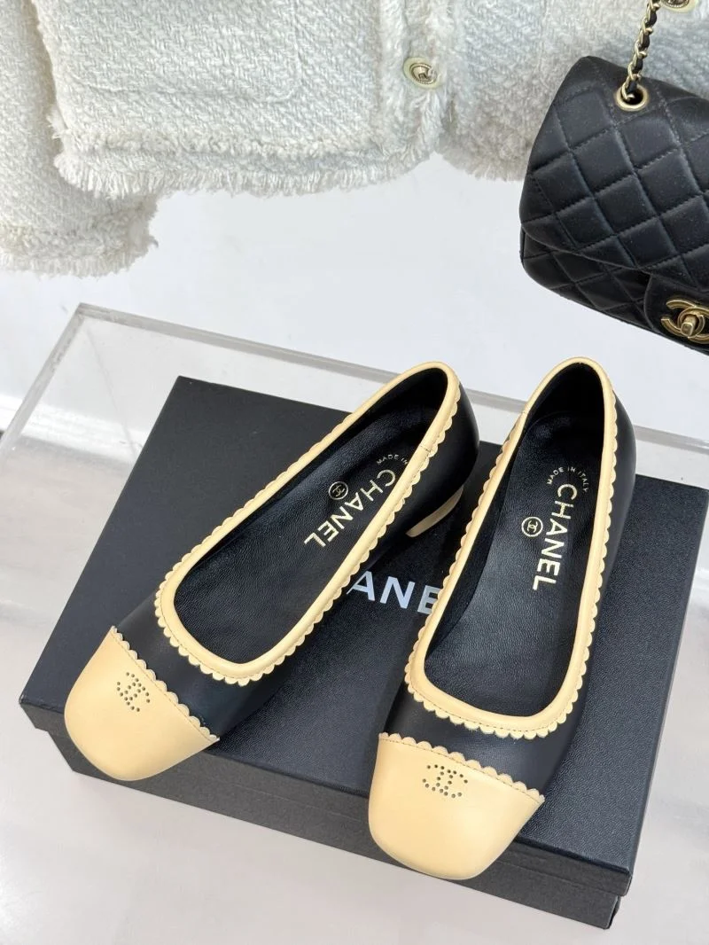 Accurate model Chanel Low Shoes