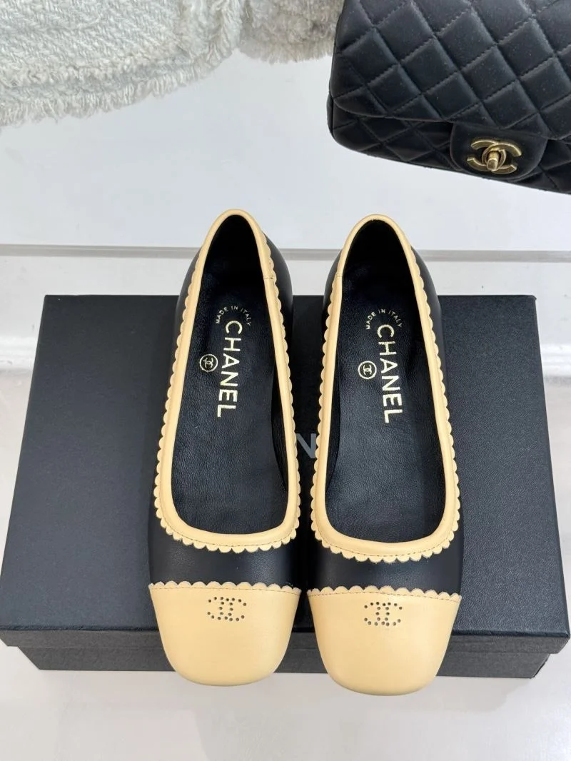 Accurate model Chanel Low Shoes