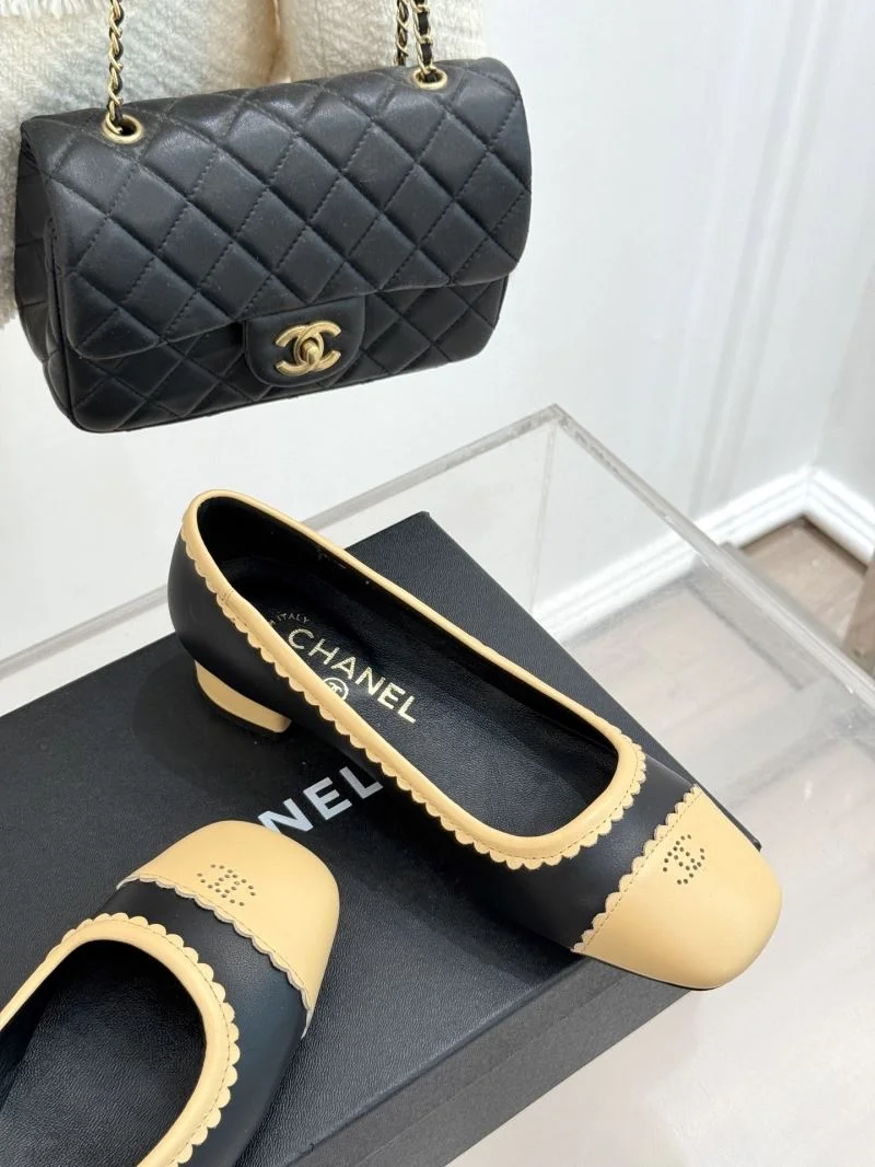 Accurate model Chanel Low Shoes