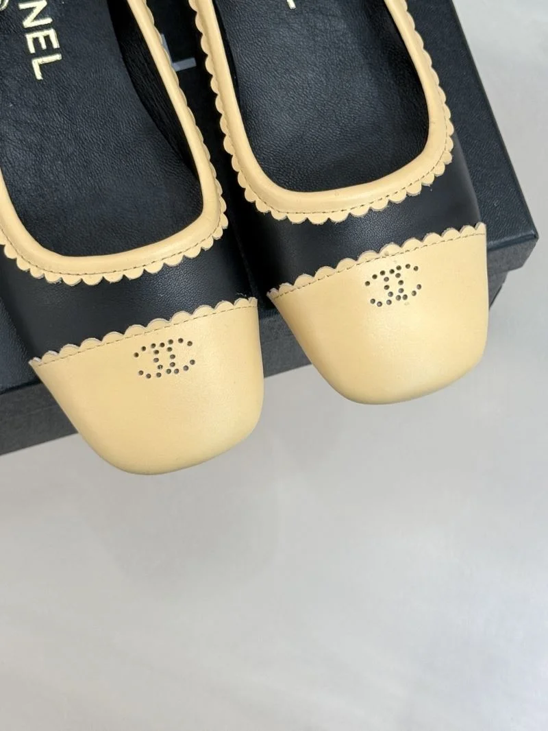 Accurate model Chanel Low Shoes
