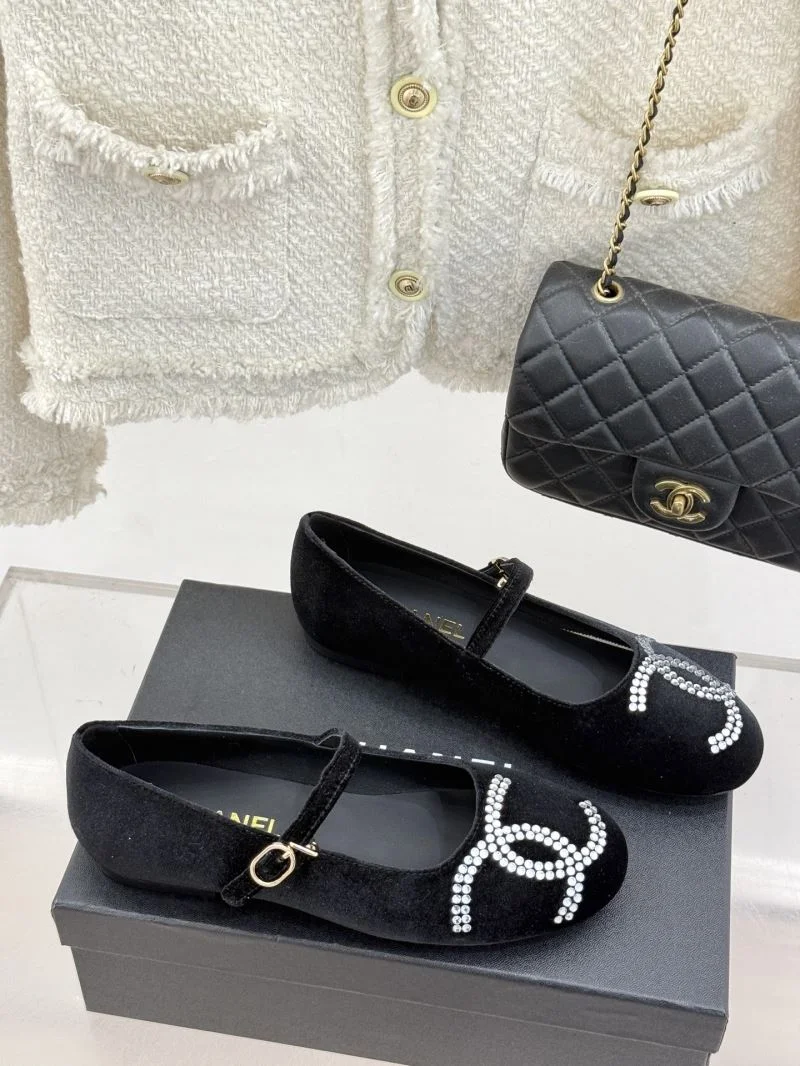 Brand-original Chanel Low Shoes